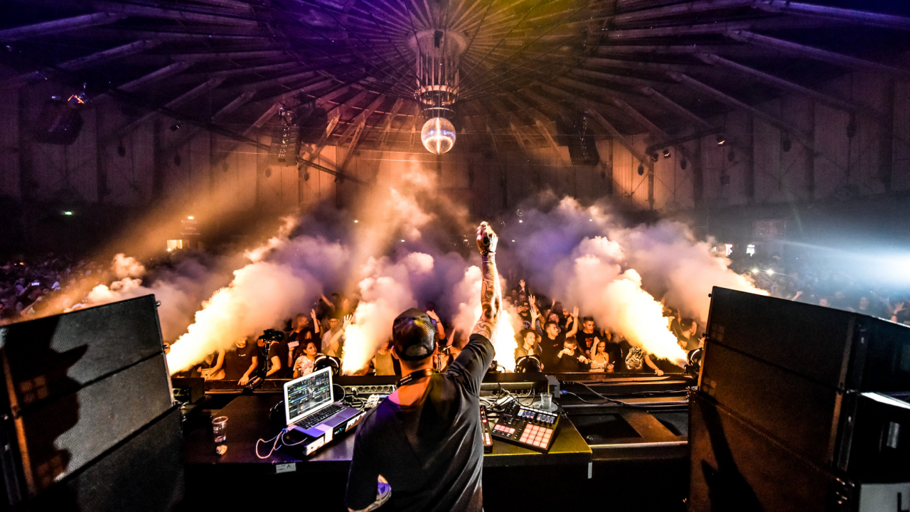 Watch your posture: DJ Ergonomics - Aulart